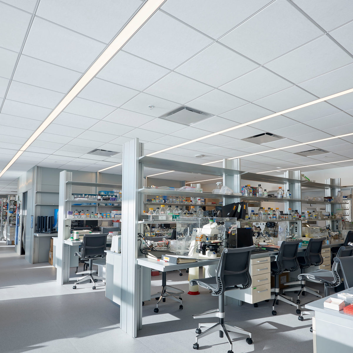 Armstrong CLEAN ROOM VL Ceiling Tiles | Hygienic & High-Performance ...